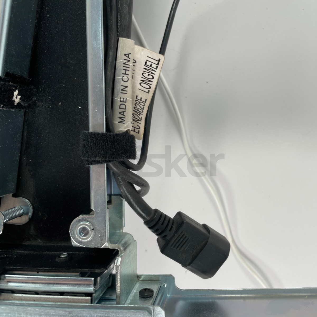 IBM 1U 17" Rackmount Flat Panel Console Kit 1723-HC1 KVM QWERTY Keybo ...