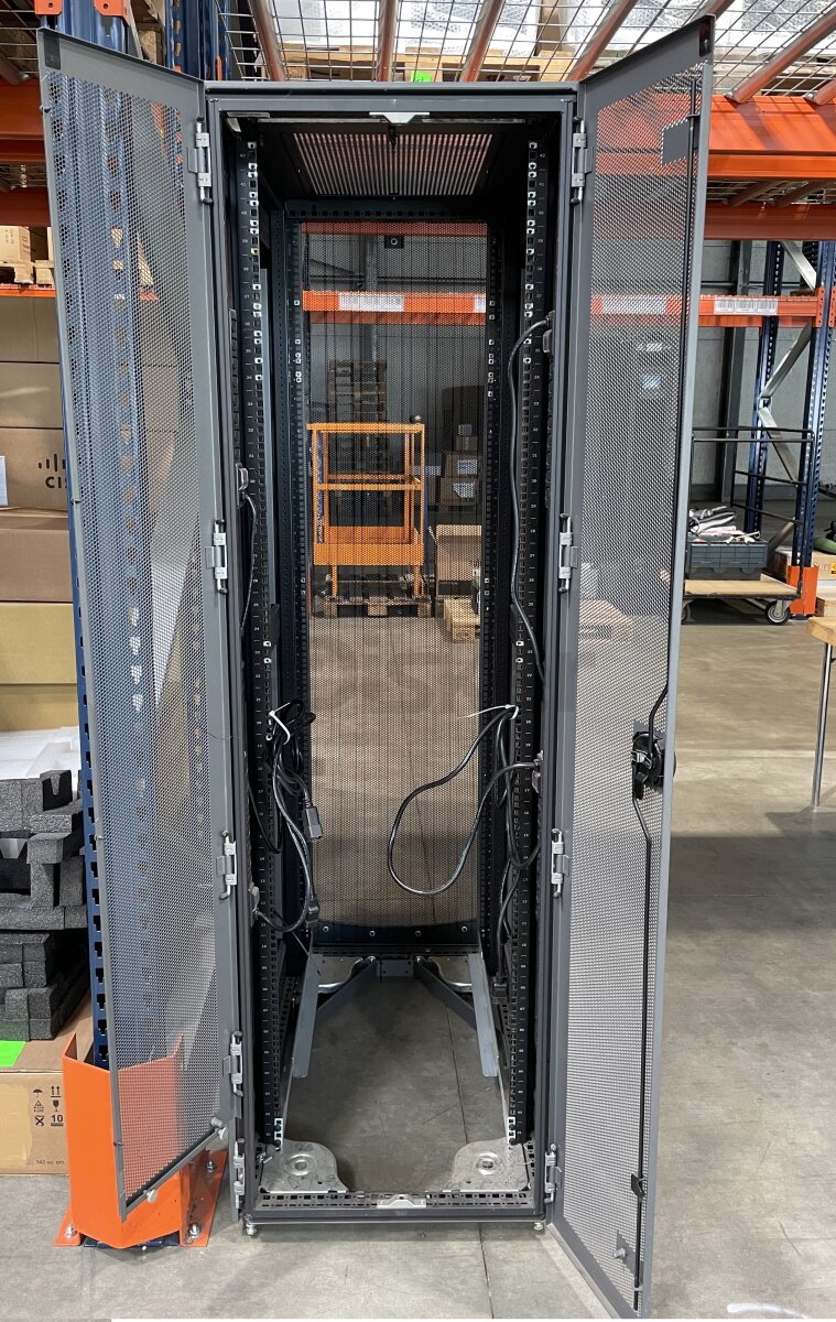 HP Rack 10642 G2 19" 42U HE Server Rack Schrank - Disker.eu - Gebrauc ...